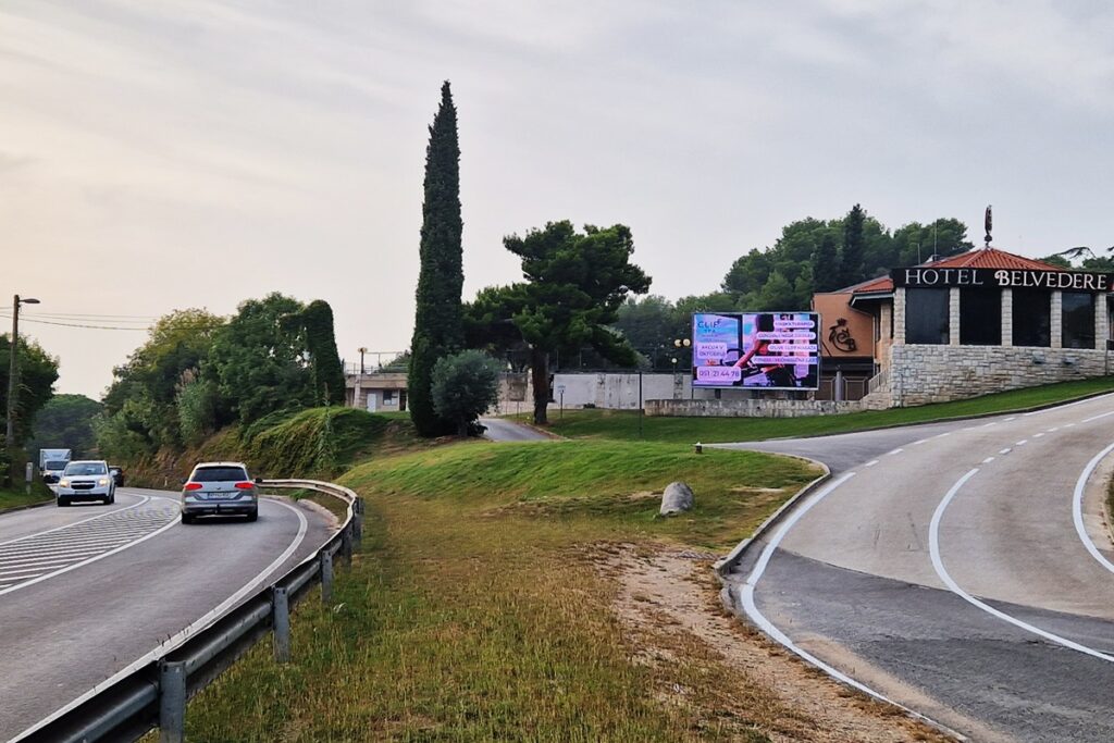 Digital Outdoor Displays – TSmedia